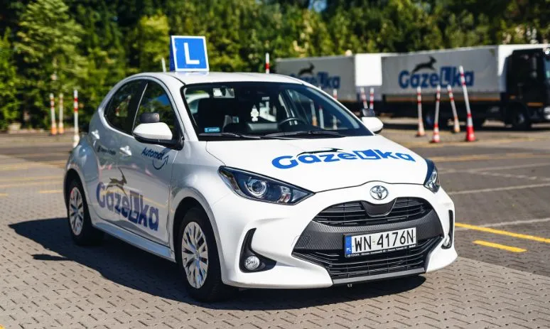 Prawo jazdy od 17 lat - GAZeLka | Szkoła Jazdy Warszawa